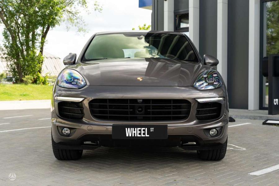 Brūns Porsche Cayenne 2015 Viļņa, ar dzinēja tilpumu 4.13 L un nobraukumu 216 tūkst. km par 28999 €, foto 9 vietnē AUTOMOTO.COM.LV