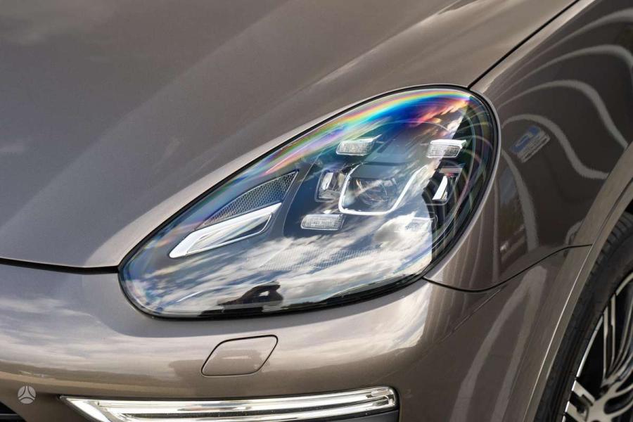 Brūns Porsche Cayenne 2015 Viļņa, ar dzinēja tilpumu 4.13 L un nobraukumu 216 tūkst. km par 28999 €, foto 10 vietnē AUTOMOTO.COM.LV