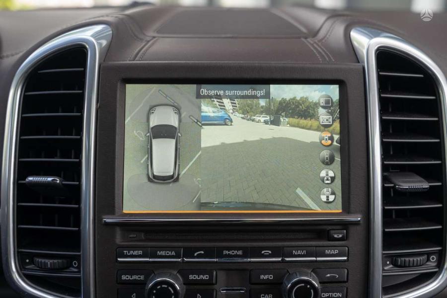 Brūns Porsche Cayenne 2015 Viļņa, ar dzinēja tilpumu 4.13 L un nobraukumu 216 tūkst. km par 28999 €, foto 29 vietnē AUTOMOTO.COM.LV