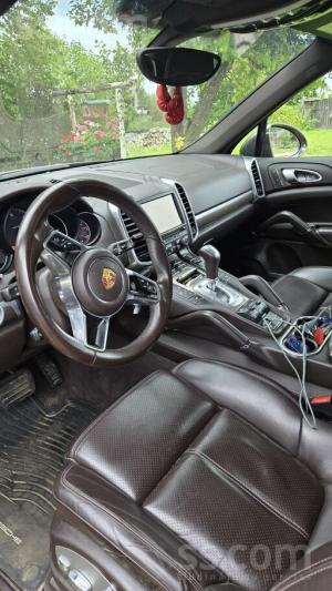 Brūns Porsche Cayenne 2015 Rīga, ar dzinēja tilpumu 3.00 L un nobraukumu 212 tūkst. km par 31000 €, foto 3 vietnē AUTOMOTO.COM.LV
