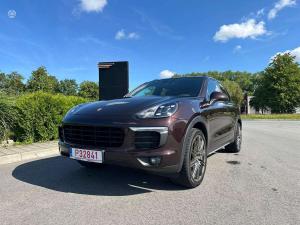 Brown Porsche Cayenne 2015 in Klaipeda, with an engine capacity of 3.00 L and mileage of 170 thousand km for 18000 €, photo 3 on AUTOMOTO.COM.LV