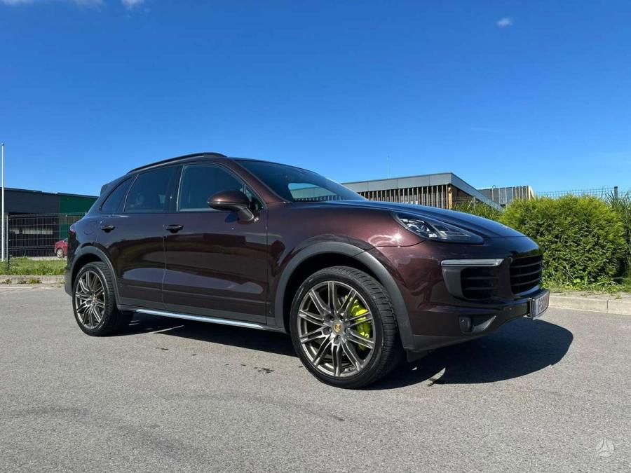 Brown Porsche Cayenne 2015 in Klaipeda, with an engine capacity of 3.00 L and mileage of 170 thousand km for 18000 €, photo 7 on AUTOMOTO.COM.LV