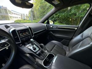 Brown Porsche Cayenne 2015 in Klaipeda, with an engine capacity of 3.00 L and mileage of 170 thousand km for 18000 €, photo 9 on AUTOMOTO.COM.LV