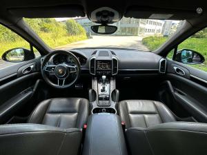 Brown Porsche Cayenne 2015 in Klaipeda, with an engine capacity of 3.00 L and mileage of 170 thousand km for 18000 €, photo 11 on AUTOMOTO.COM.LV