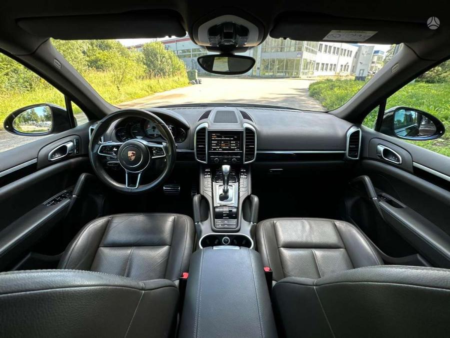Brown Porsche Cayenne 2015 in Klaipeda, with an engine capacity of 3.00 L and mileage of 170 thousand km for 18000 €, photo 11 on AUTOMOTO.COM.LV