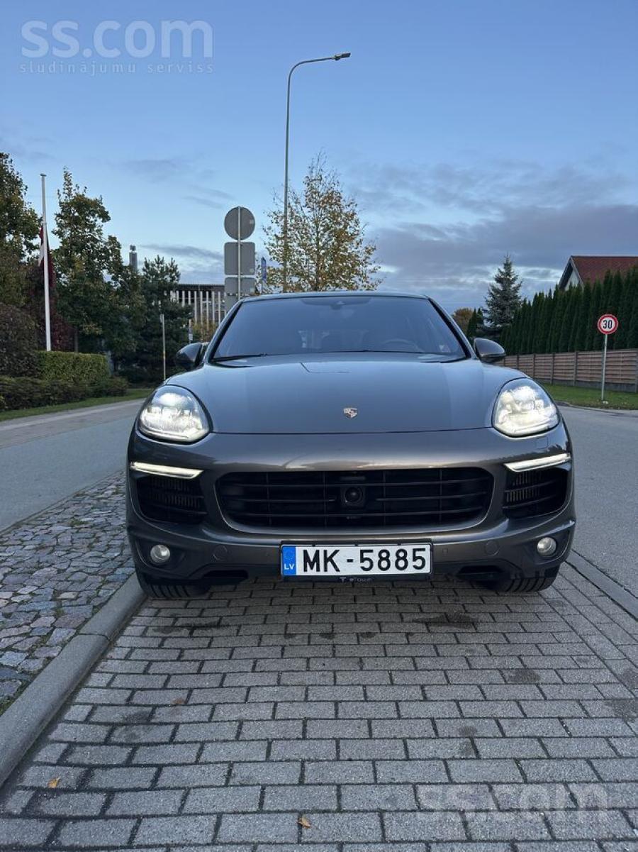 Brūns Porsche Cayenne 2015 Rīga, ar dzinēja tilpumu 3.00 L un nobraukumu 225 tūkst. km par 20750 €, foto 3 vietnē AUTOMOTO.COM.LV