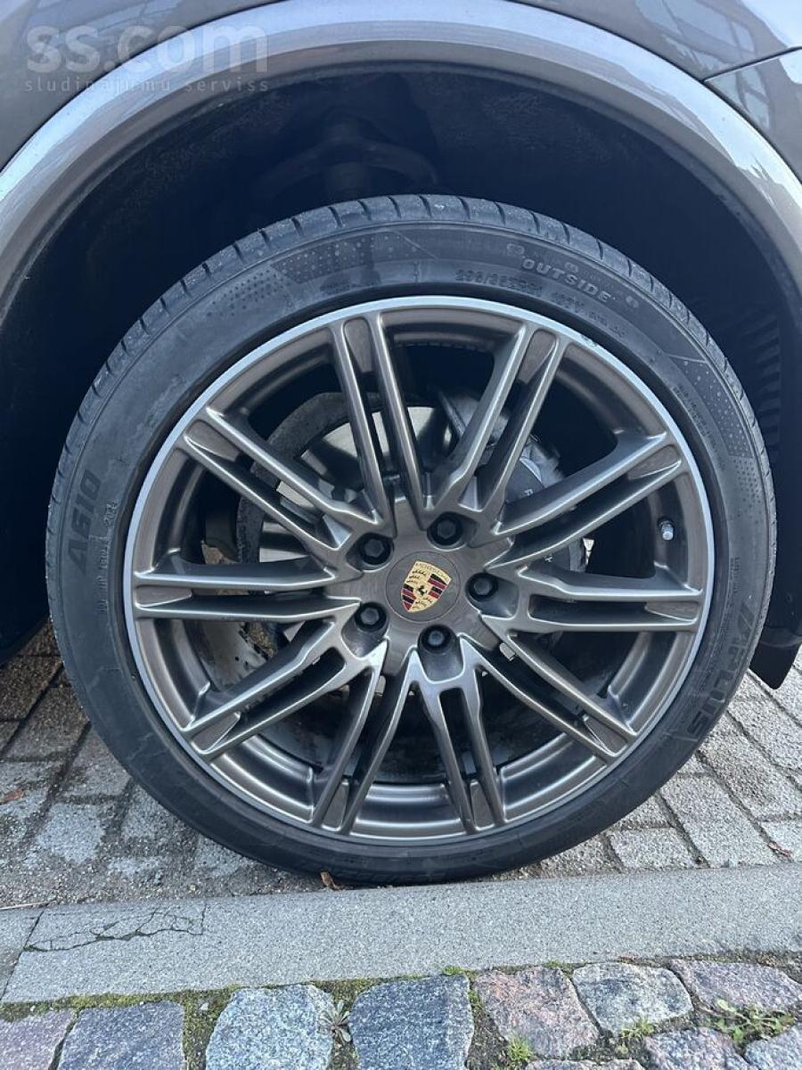 Brūns Porsche Cayenne 2015 Rīga, ar dzinēja tilpumu 3.00 L un nobraukumu 225 tūkst. km par 20750 €, foto 8 vietnē AUTOMOTO.COM.LV