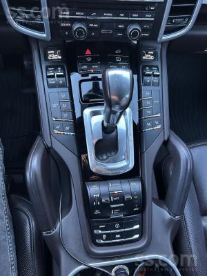 Brūns Porsche Cayenne 2015 Rīga, ar dzinēja tilpumu 3.00 L un nobraukumu 225 tūkst. km par 20750 €, foto 9 vietnē AUTOMOTO.COM.LV