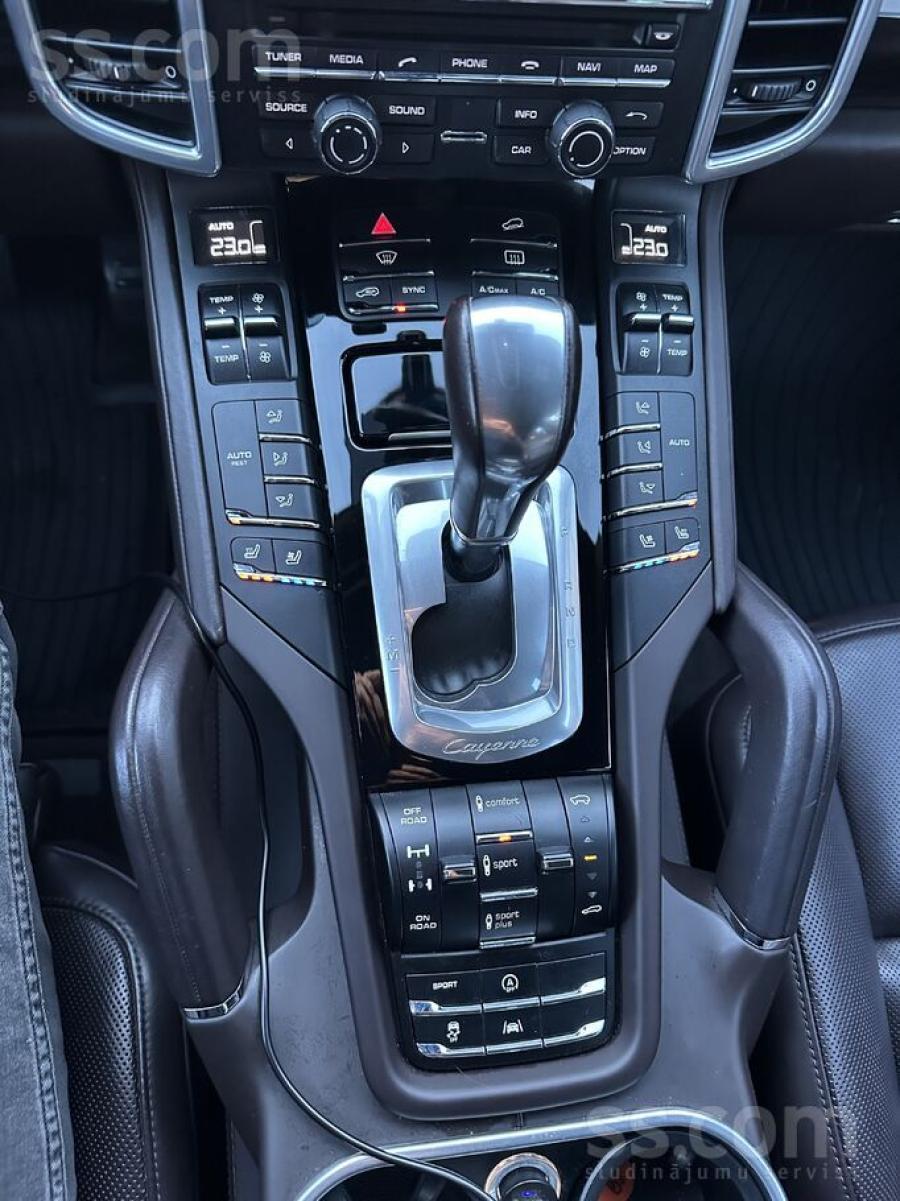 Brūns Porsche Cayenne 2015 Rīga, ar dzinēja tilpumu 3.00 L un nobraukumu 225 tūkst. km par 20750 €, foto 9 vietnē AUTOMOTO.COM.LV