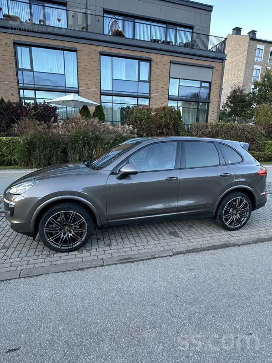 Brūns Porsche Cayenne 2015 Rīga, ar dzinēja tilpumu 3.00 L un nobraukumu 225 tūkst. km par 20750 €, foto 10 vietnē AUTOMOTO.COM.LV