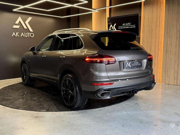 Brūns Porsche Cayenne 2016 Kauņa, ar dzinēja tilpumu 2.97 L un nobraukumu 246 tūkst. km par 21990 €, foto 7 vietnē AUTOMOTO.COM.LV