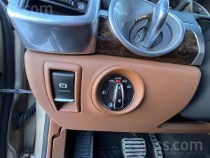 Brown Porsche Cayenne 2016 in Riga, with an engine capacity of 4.20 L and mileage of 202 thousand km for 26990 €, photo 16 on AUTOMOTO.COM.LV
