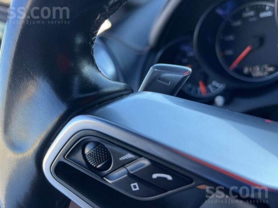 Brown Porsche Cayenne 2016 in Riga, with an engine capacity of 4.20 L and mileage of 202 thousand km for 26990 €, photo 17 on AUTOMOTO.COM.LV