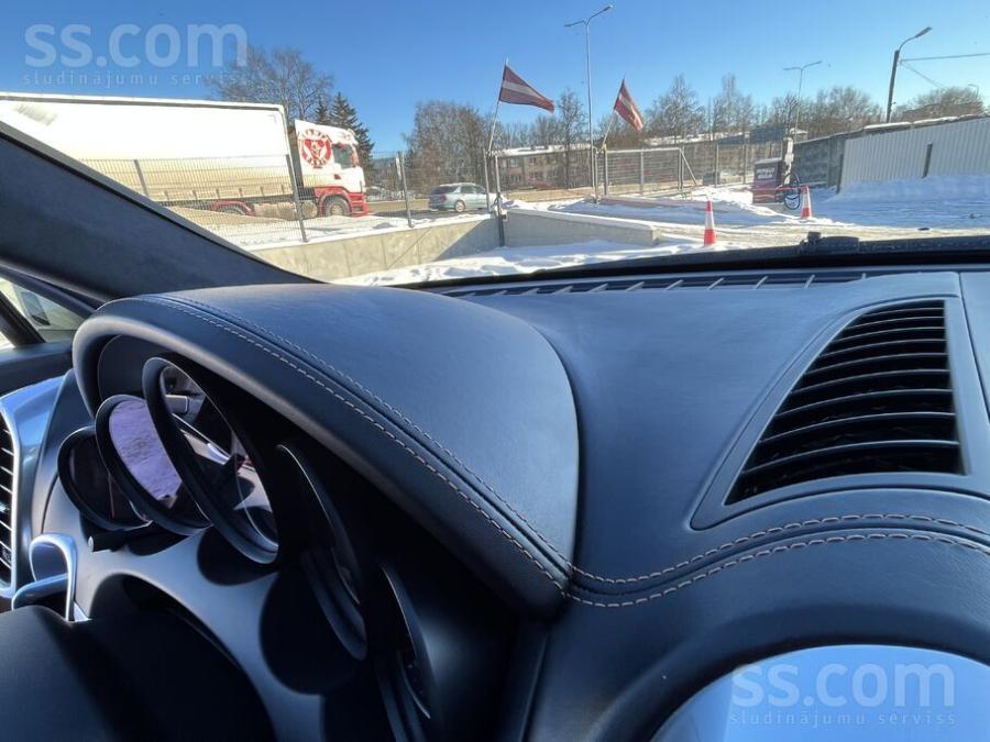 Brown Porsche Cayenne 2016 in Riga, with an engine capacity of 4.20 L and mileage of 202 thousand km for 26990 €, photo 19 on AUTOMOTO.COM.LV