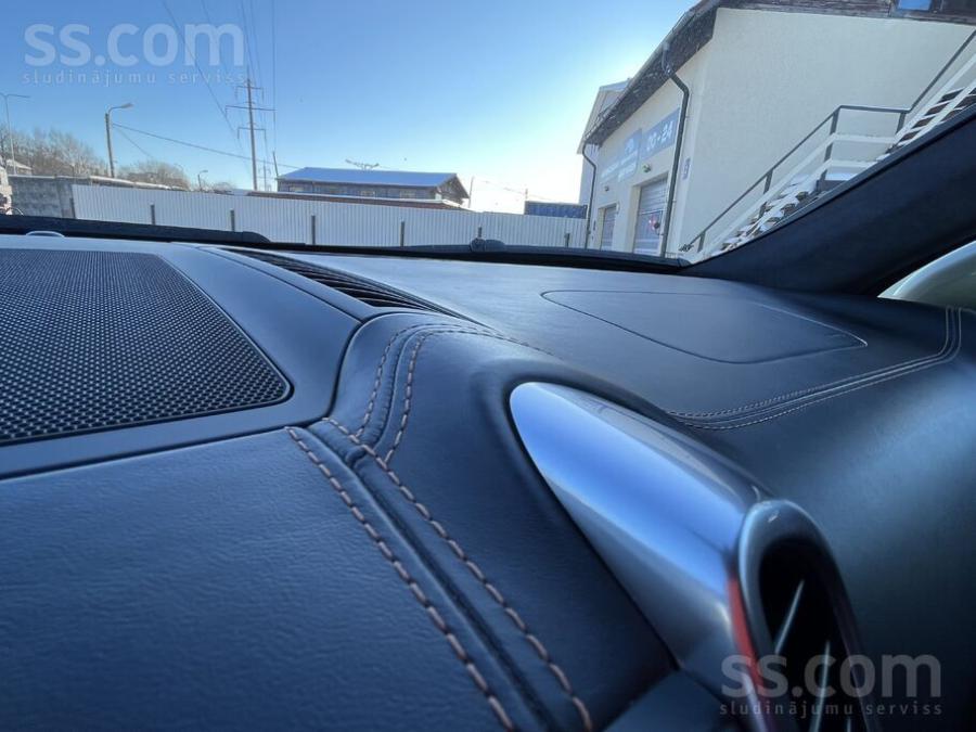 Brown Porsche Cayenne 2016 in Riga, with an engine capacity of 4.20 L and mileage of 202 thousand km for 26990 €, photo 20 on AUTOMOTO.COM.LV