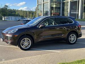 Brown Porsche Cayenne 2016 in Vilnius, with an engine capacity of 3.60 L and mileage of 156 thousand km for 22500 €, photo 5 on AUTOMOTO.COM.LV