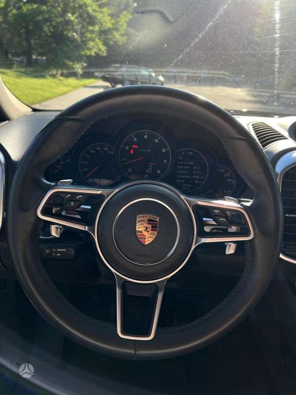 Brūns Porsche Cayenne 2016 Viļņa, ar dzinēja tilpumu 3.60 L un nobraukumu 156 tūkst. km par 22500 €, foto 10 vietnē AUTOMOTO.COM.LV