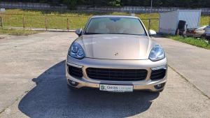 Brown Porsche Cayenne 2016 in Vilnius, with an engine capacity of 3.00 L and mileage of 185 thousand km for 21500 €, photo 3 on AUTOMOTO.COM.LV
