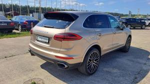 Brown Porsche Cayenne 2016 in Vilnius, with an engine capacity of 3.00 L and mileage of 185 thousand km for 21500 €, photo 7 on AUTOMOTO.COM.LV