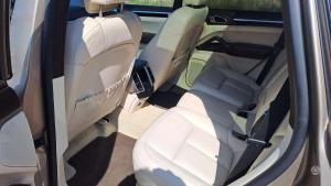 Brown Porsche Cayenne 2016 in Vilnius, with an engine capacity of 3.00 L and mileage of 185 thousand km for 21500 €, photo 11 on AUTOMOTO.COM.LV