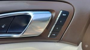 Brown Porsche Cayenne 2016 in Vilnius, with an engine capacity of 3.00 L and mileage of 185 thousand km for 21500 €, photo 14 on AUTOMOTO.COM.LV