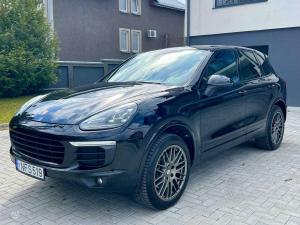 Brown Porsche Cayenne 2017 in Panevezys, with an engine capacity of 3.60 L and mileage of 217 thousand km for 18000 €, photo 3 on AUTOMOTO.COM.LV