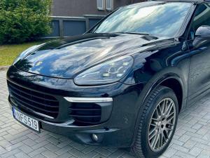 Brown Porsche Cayenne 2017 in Panevezys, with an engine capacity of 3.60 L and mileage of 217 thousand km for 18000 €, photo 11 on AUTOMOTO.COM.LV