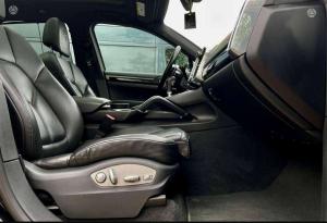 Brown Porsche Cayenne 2017 in Panevezys, with an engine capacity of 3.60 L and mileage of 217 thousand km for 18000 €, photo 21 on AUTOMOTO.COM.LV