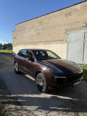 Brūns Porsche Cayenne 2017 Klaipėda, ar dzinēja tilpumu 2.97 L un nobraukumu 160 tūkst. km par 28800 €, foto 4 vietnē AUTOMOTO.COM.LV