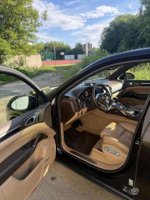Brūns Porsche Cayenne 2017 Klaipėda, ar dzinēja tilpumu 2.97 L un nobraukumu 160 tūkst. km par 28800 €, foto 10 vietnē AUTOMOTO.COM.LV
