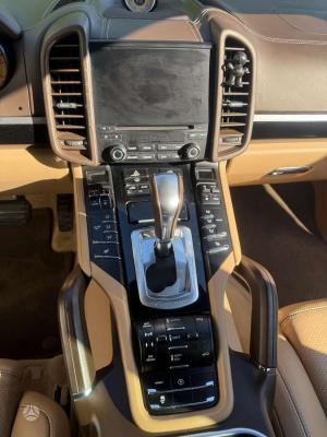 Brūns Porsche Cayenne 2017 Klaipėda, ar dzinēja tilpumu 2.97 L un nobraukumu 160 tūkst. km par 28800 €, foto 12 vietnē AUTOMOTO.COM.LV