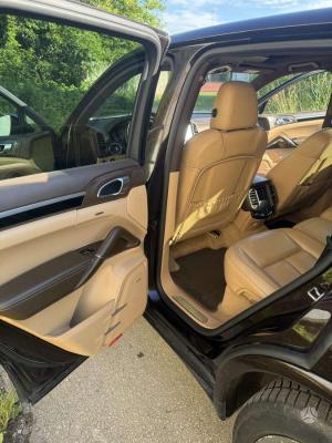 Brūns Porsche Cayenne 2017 Klaipėda, ar dzinēja tilpumu 2.97 L un nobraukumu 160 tūkst. km par 28800 €, foto 14 vietnē AUTOMOTO.COM.LV