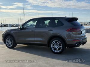 Brūns Porsche Cayenne 2017 Tallina, ar dzinēja tilpumu 3.00 L un nobraukumu 96 tūkst. km par 29000 €, foto 3 vietnē AUTOMOTO.COM.LV