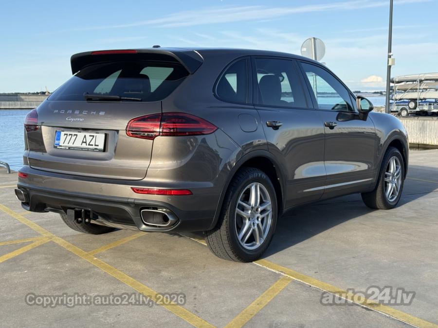 Brūns Porsche Cayenne 2017 Tallina, ar dzinēja tilpumu 3.00 L un nobraukumu 96 tūkst. km par 29000 €, foto 4 vietnē AUTOMOTO.COM.LV