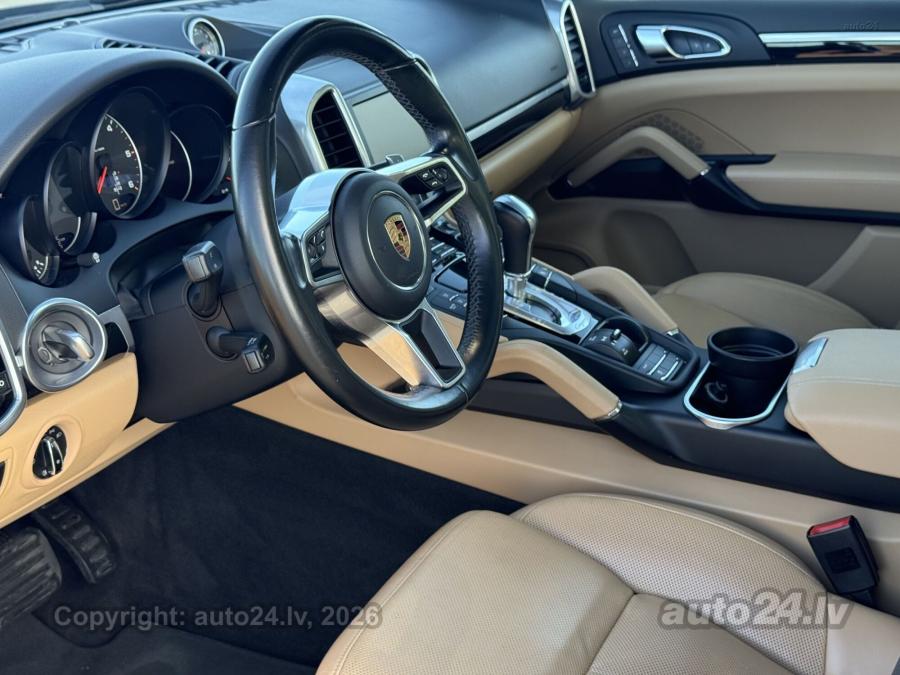 Brūns Porsche Cayenne 2017 Tallina, ar dzinēja tilpumu 3.00 L un nobraukumu 96 tūkst. km par 29000 €, foto 11 vietnē AUTOMOTO.COM.LV