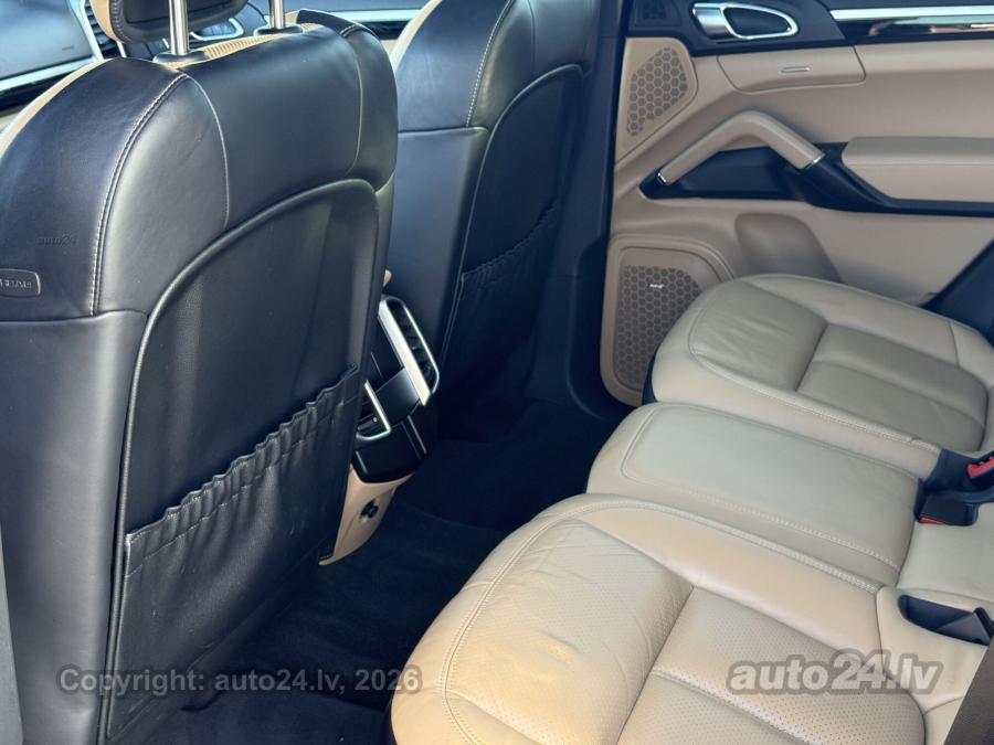 Brūns Porsche Cayenne 2017 Tallina, ar dzinēja tilpumu 3.00 L un nobraukumu 96 tūkst. km par 29000 €, foto 14 vietnē AUTOMOTO.COM.LV