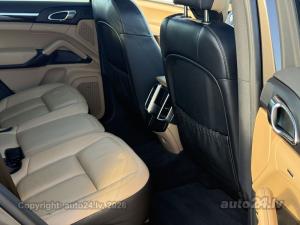 Brūns Porsche Cayenne 2017 Tallina, ar dzinēja tilpumu 3.00 L un nobraukumu 96 tūkst. km par 29000 €, foto 16 vietnē AUTOMOTO.COM.LV