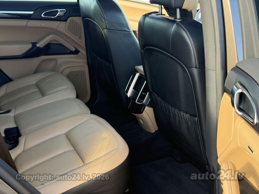 Brūns Porsche Cayenne 2017 Tallina, ar dzinēja tilpumu 3.00 L un nobraukumu 96 tūkst. km par 29000 €, foto 16 vietnē AUTOMOTO.COM.LV