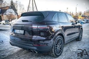 Brūns Porsche Cayenne 2018 Rīga, ar dzinēja tilpumu 2.89 L un nobraukumu 109 tūkst. km par 46990 €, foto 4 vietnē AUTOMOTO.COM.LV