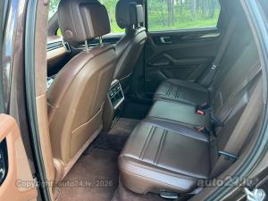 Brūns Porsche Cayenne 2018 Tallina, ar dzinēja tilpumu 2.90 L un nobraukumu 152 tūkst. km par 38900 €, foto 11 vietnē AUTOMOTO.COM.LV