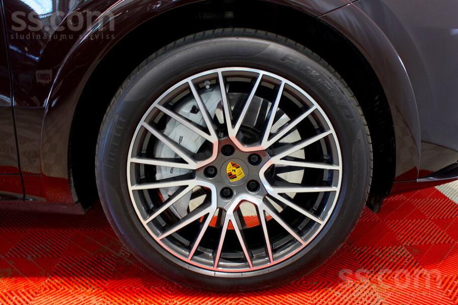 Brūns Porsche Cayenne 2019 Rīga, ar dzinēja tilpumu 2.90 L un nobraukumu 71 tūkst. km par 54500 €, foto 35 vietnē AUTOMOTO.COM.LV