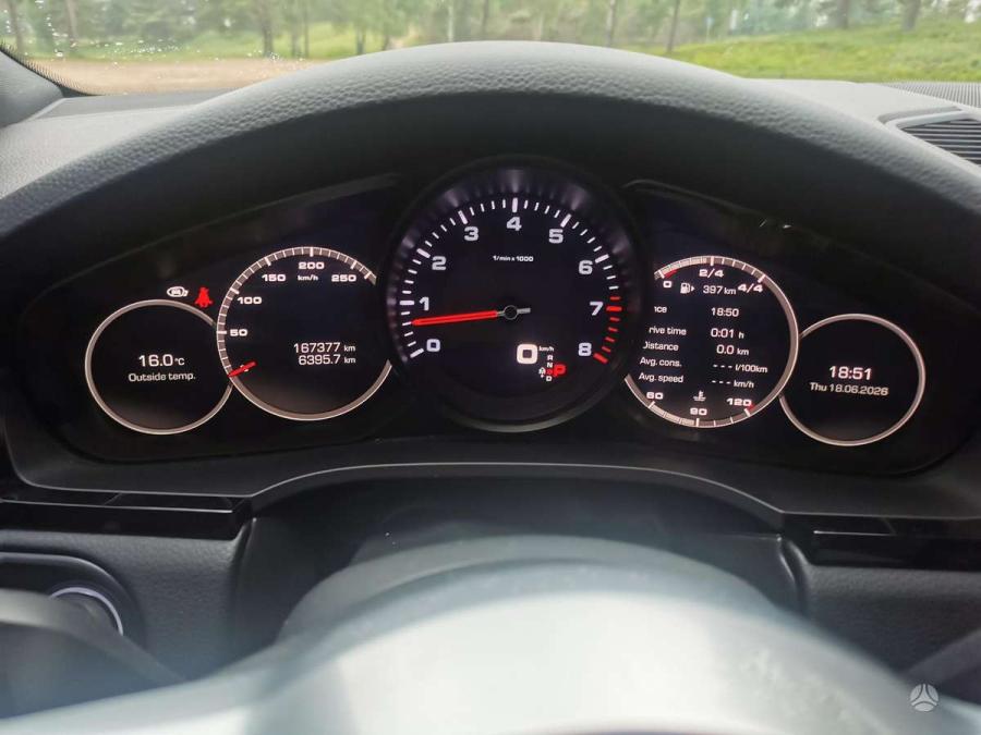Brūns Porsche Cayenne 2019 Klaipėda, ar dzinēja tilpumu 3.00 L un nobraukumu 168 tūkst. km par 38900 €, foto 24 vietnē AUTOMOTO.COM.LV