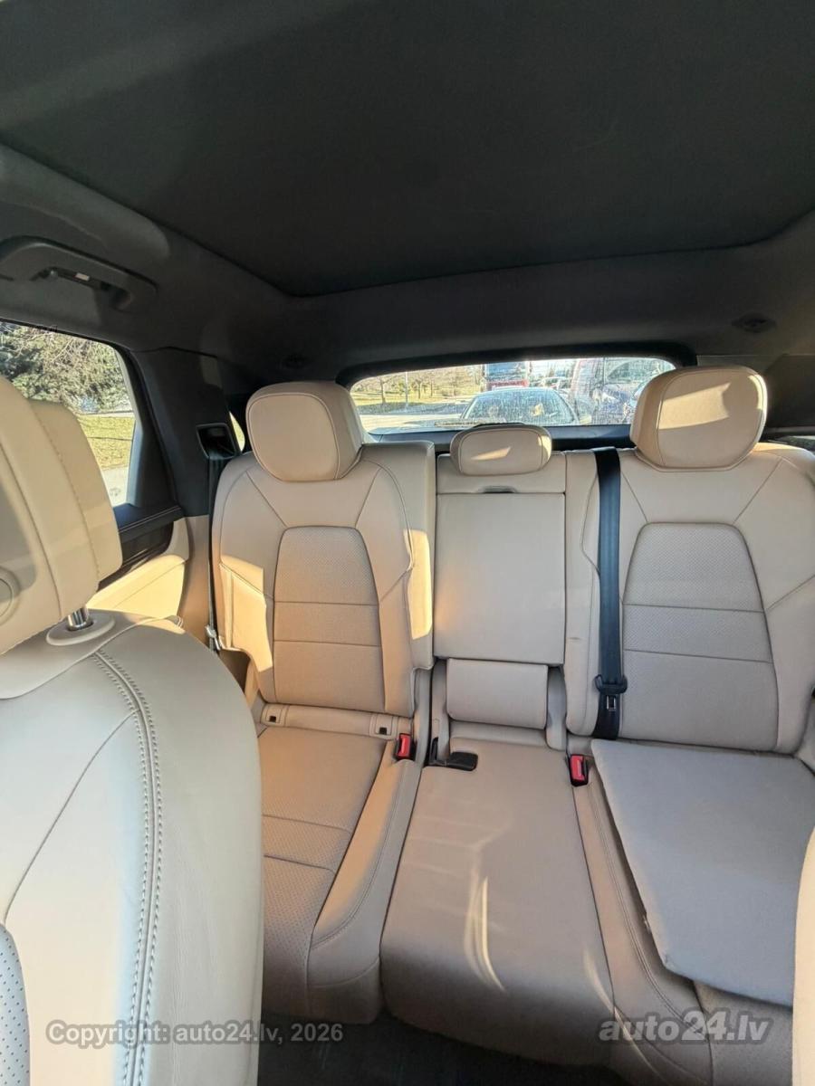 Brown Porsche Cayenne 2019 in Tallinn, with an engine capacity of 3.00 L and mileage of 97 thousand km for 55000 €, photo 4 on AUTOMOTO.COM.LV