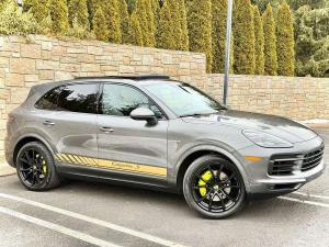 Brown Porsche Cayenne 2019 in Vilnius, with an engine capacity of 3.00 L and mileage of 110 thousand km for 53000 €, photo  on AUTOMOTO.COM.LV