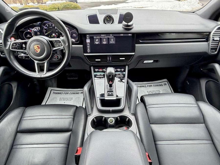 Brown Porsche Cayenne 2019 in Vilnius, with an engine capacity of 3.00 L and mileage of 110 thousand km for 53000 €, photo 18 on AUTOMOTO.COM.LV
