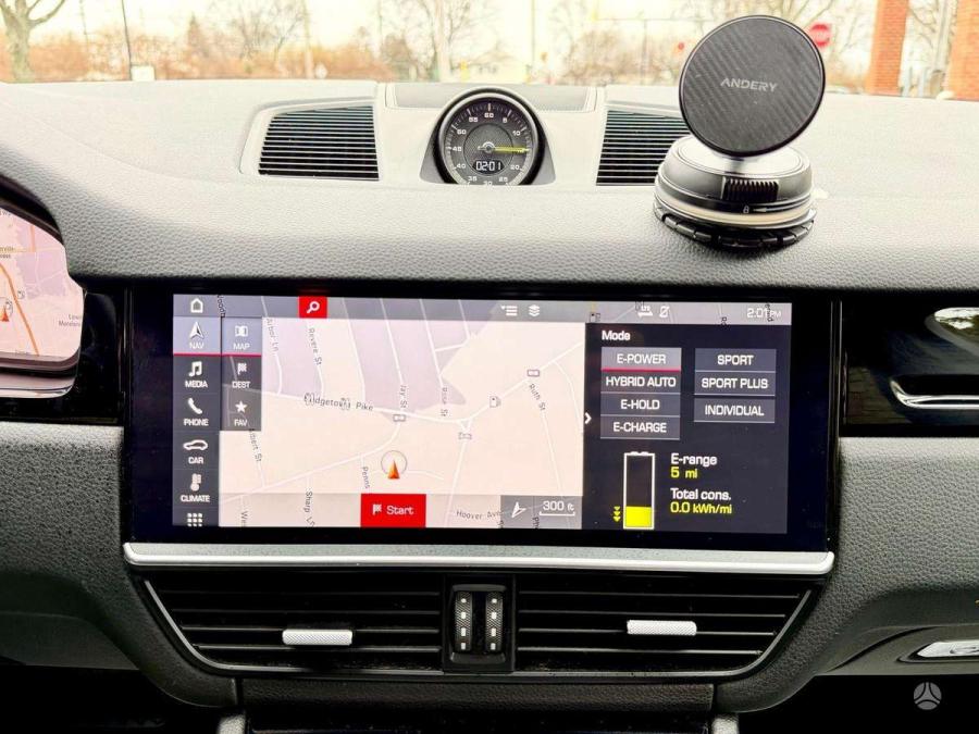 Brown Porsche Cayenne 2019 in Vilnius, with an engine capacity of 3.00 L and mileage of 110 thousand km for 53000 €, photo 24 on AUTOMOTO.COM.LV