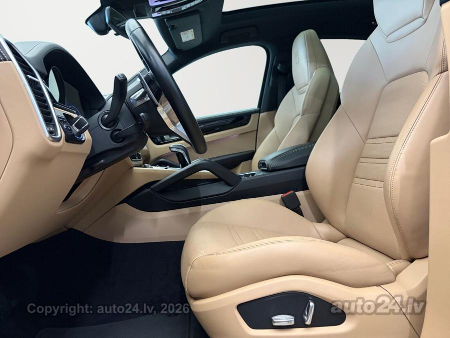 Brūns Porsche Cayenne 2020 Tallina, ar dzinēja tilpumu 3.00 L un nobraukumu 98 tūkst. km par 49900 €, foto 6 vietnē AUTOMOTO.COM.LV