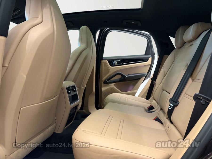 Brūns Porsche Cayenne 2020 Tallina, ar dzinēja tilpumu 3.00 L un nobraukumu 98 tūkst. km par 49900 €, foto 7 vietnē AUTOMOTO.COM.LV