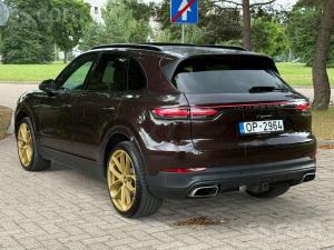 Brown Porsche Cayenne 2021 in Riga, with an engine capacity of 3.00 L and mileage of 97 thousand km for 35990 €, photo 3 on AUTOMOTO.COM.LV