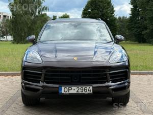 Brown Porsche Cayenne 2021 in Riga, with an engine capacity of 3.00 L and mileage of 97 thousand km for 35990 €, photo 10 on AUTOMOTO.COM.LV